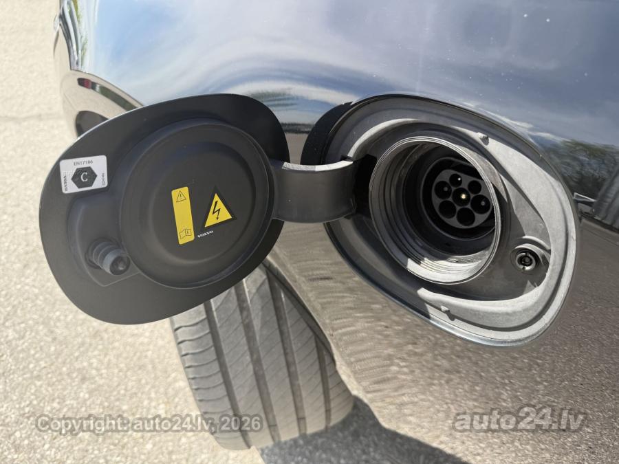 Melns Volvo V90 2021 Tartu, ar dzinēja tilpumu 2.00 L un nobraukumu 138 tūkst. km par 29999 €, foto 6 vietnē AUTOMOTO.COM.LV