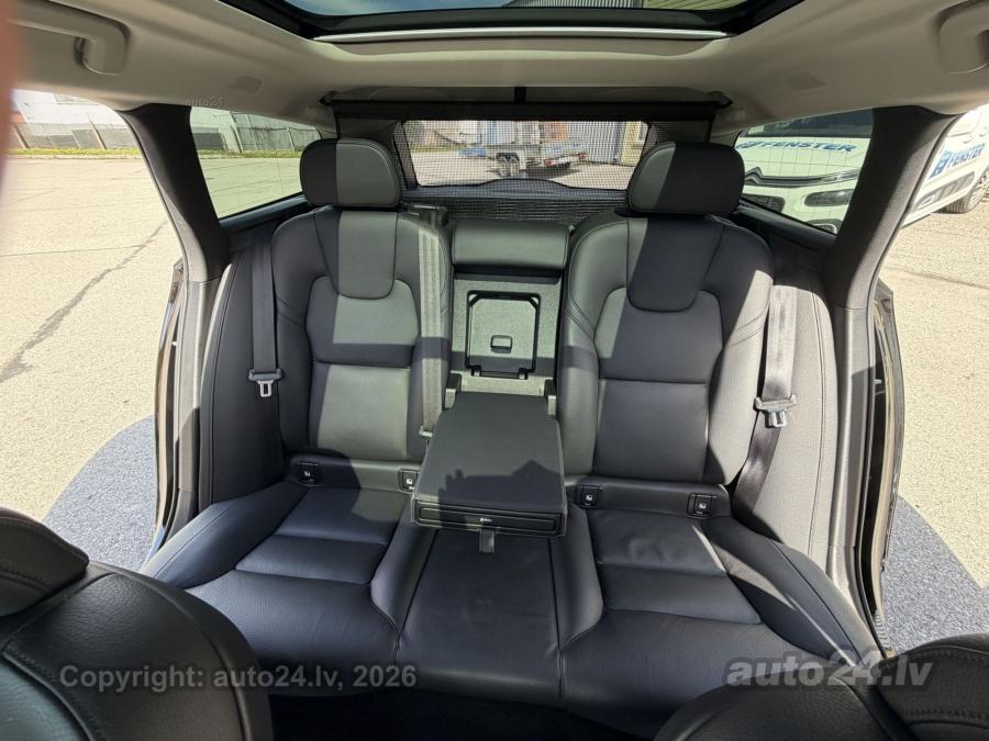 Melns Volvo V90 2021 Tartu, ar dzinēja tilpumu 2.00 L un nobraukumu 138 tūkst. km par 29999 €, foto 19 vietnē AUTOMOTO.COM.LV