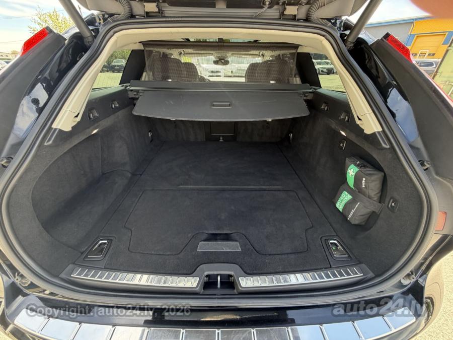 Melns Volvo V90 2021 Tartu, ar dzinēja tilpumu 2.00 L un nobraukumu 138 tūkst. km par 29999 €, foto 29 vietnē AUTOMOTO.COM.LV