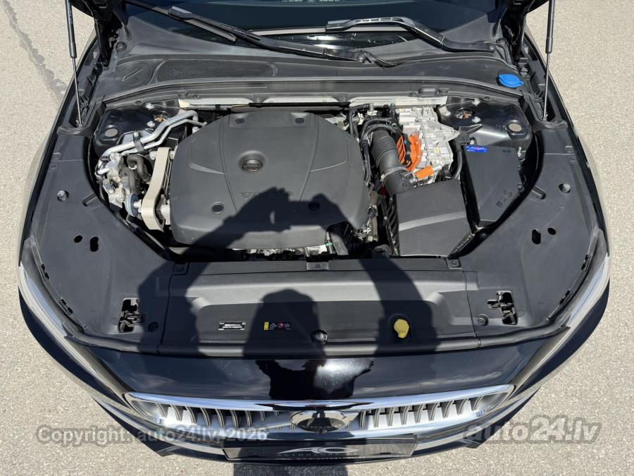 Melns Volvo V90 2021 Tartu, ar dzinēja tilpumu 2.00 L un nobraukumu 138 tūkst. km par 29999 €, foto 31 vietnē AUTOMOTO.COM.LV