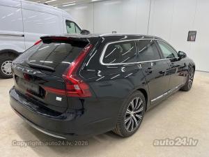 Black Volvo V90 2021 in Tartu, with an engine capacity of 2.00 L and mileage of 228 thousand km for 20900 €, photo 4 on AUTOMOTO.COM.LV