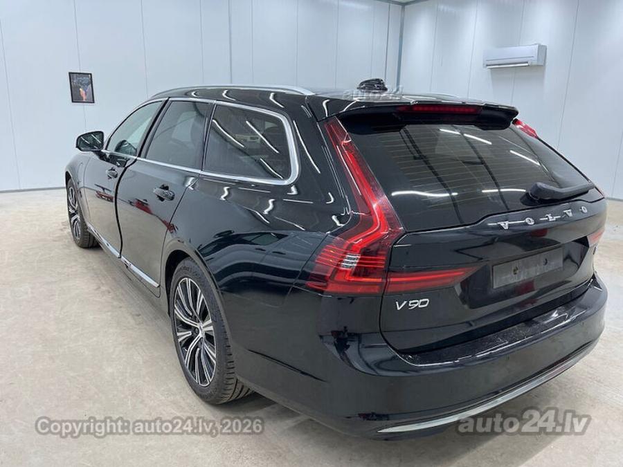 Black Volvo V90 2021 in Tartu, with an engine capacity of 2.00 L and mileage of 228 thousand km for 20900 €, photo 5 on AUTOMOTO.COM.LV