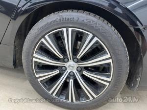 Black Volvo V90 2021 in Tartu, with an engine capacity of 2.00 L and mileage of 228 thousand km for 20900 €, photo 14 on AUTOMOTO.COM.LV