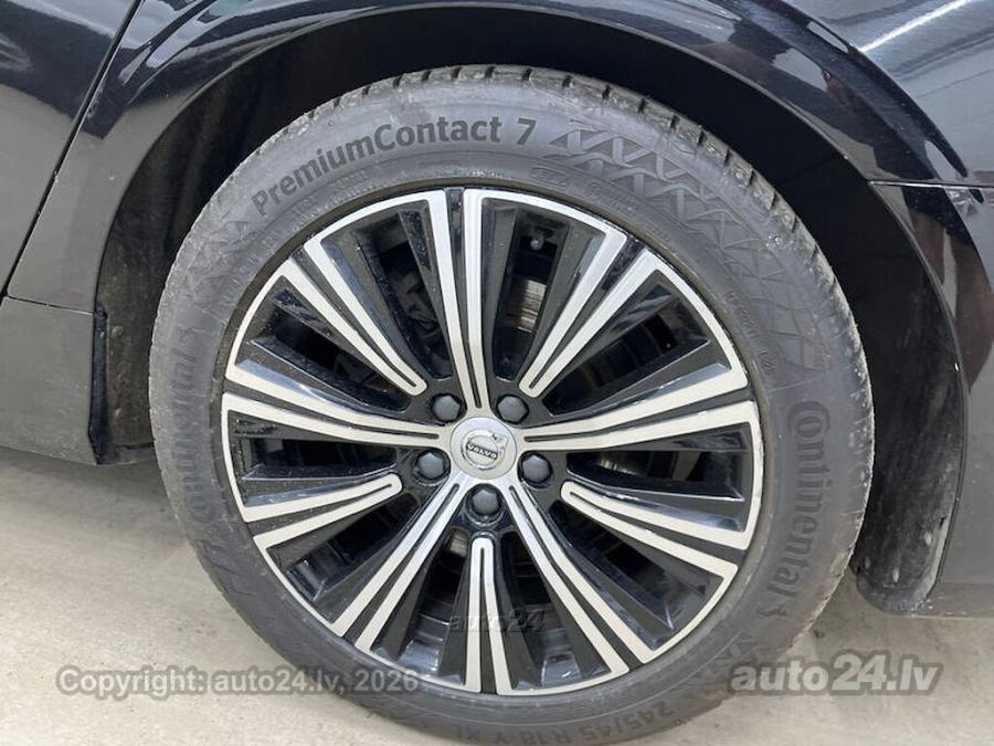 Black Volvo V90 2021 in Tartu, with an engine capacity of 2.00 L and mileage of 228 thousand km for 20900 €, photo 14 on AUTOMOTO.COM.LV