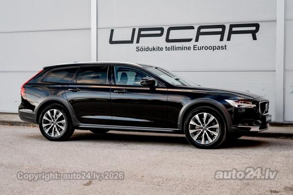 Melns Volvo V90 2021 Pērnava, ar dzinēja tilpumu 2.00 L un nobraukumu 150 tūkst. km par 28900 €, foto 2 vietnē AUTOMOTO.COM.LV