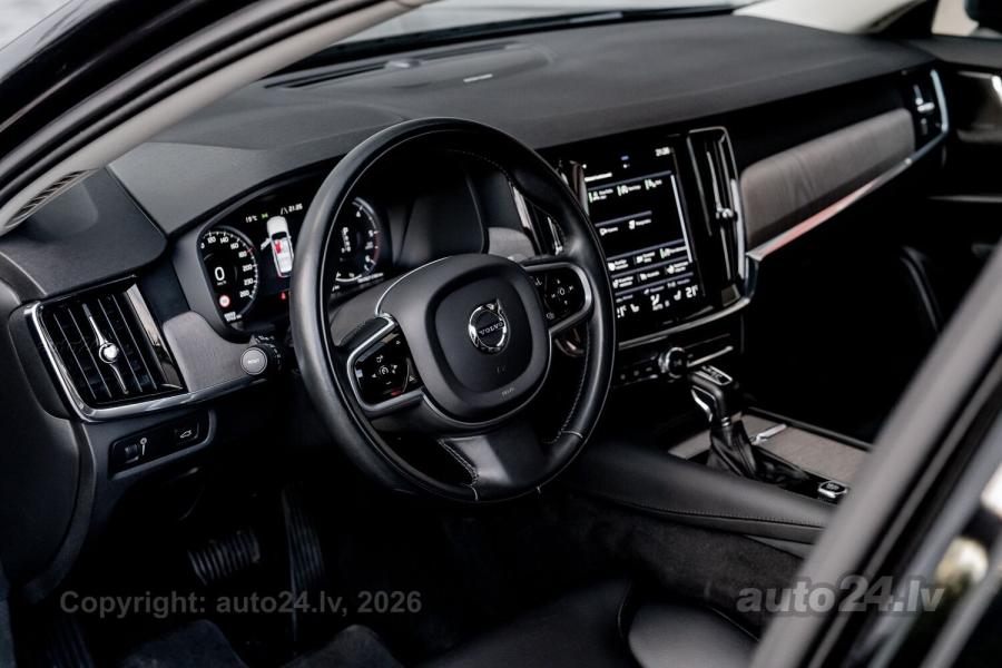 Melns Volvo V90 2021 Pērnava, ar dzinēja tilpumu 2.00 L un nobraukumu 150 tūkst. km par 28900 €, foto 16 vietnē AUTOMOTO.COM.LV