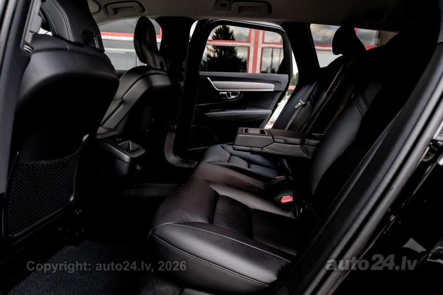 Melns Volvo V90 2021 Pērnava, ar dzinēja tilpumu 2.00 L un nobraukumu 150 tūkst. km par 28900 €, foto 21 vietnē AUTOMOTO.COM.LV