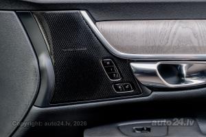 Melns Volvo V90 2021 Pērnava, ar dzinēja tilpumu 2.00 L un nobraukumu 150 tūkst. km par 28900 €, foto 25 vietnē AUTOMOTO.COM.LV