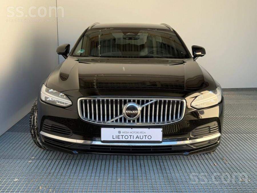 Melns Volvo V90 2021 Rīga, ar dzinēja tilpumu 2.00 L un nobraukumu 93 tūkst. km par 29990 €, foto 4 vietnē AUTOMOTO.COM.LV