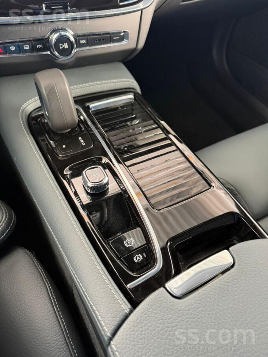 Melns Volvo V90 2021 Rīga, ar dzinēja tilpumu 2.00 L un nobraukumu 93 tūkst. km par 29990 €, foto 12 vietnē AUTOMOTO.COM.LV
