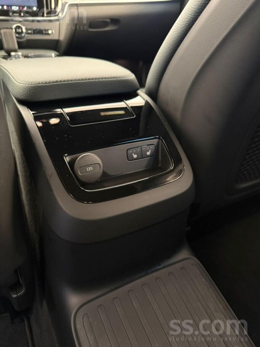 Melns Volvo V90 2021 Rīga, ar dzinēja tilpumu 2.00 L un nobraukumu 93 tūkst. km par 29990 €, foto 21 vietnē AUTOMOTO.COM.LV