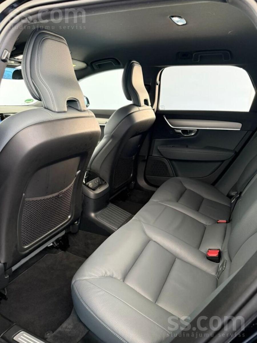 Melns Volvo V90 2021 Rīga, ar dzinēja tilpumu 2.00 L un nobraukumu 93 tūkst. km par 29990 €, foto 22 vietnē AUTOMOTO.COM.LV