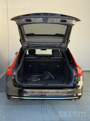 Melns Volvo V90 2021 Rīga, ar dzinēja tilpumu 2.00 L un nobraukumu 93 tūkst. km par 29990 €, foto 23 vietnē AUTOMOTO.COM.LV