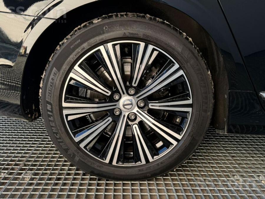 Melns Volvo V90 2021 Rīga, ar dzinēja tilpumu 2.00 L un nobraukumu 93 tūkst. km par 29990 €, foto 24 vietnē AUTOMOTO.COM.LV