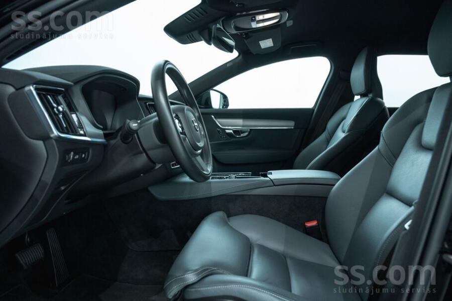 Melns Volvo V90 2021 Rīga, ar dzinēja tilpumu 2.00 L un nobraukumu 93 tūkst. km par 28900 €, foto 7 vietnē AUTOMOTO.COM.LV