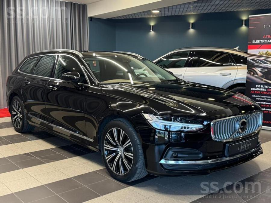 Black Volvo V90 2021 in Riga, with an engine capacity of 2.00 L and mileage of 107 thousand km for 26990 €, photo 6 on AUTOMOTO.COM.LV