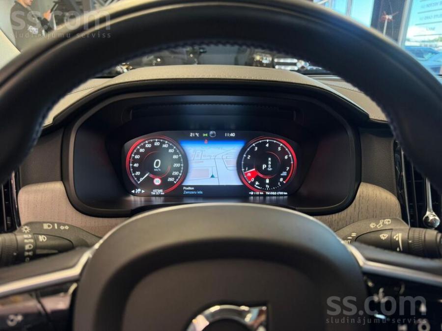 Black Volvo V90 2021 in Riga, with an engine capacity of 2.00 L and mileage of 107 thousand km for 26990 €, photo 10 on AUTOMOTO.COM.LV