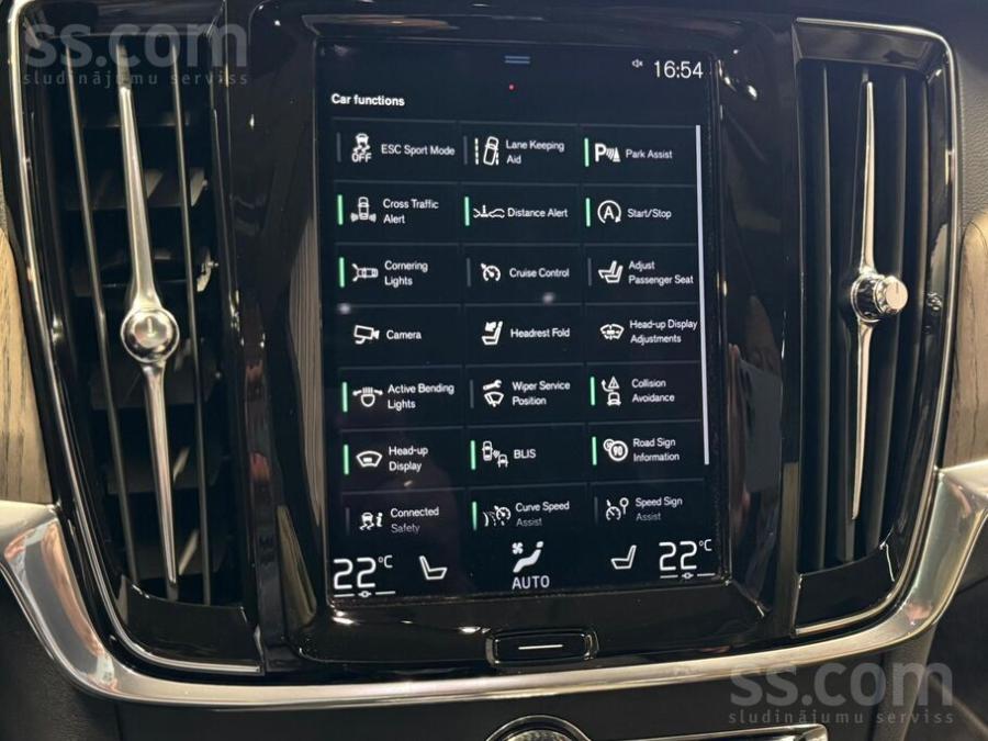 Black Volvo V90 2021 in Riga, with an engine capacity of 2.00 L and mileage of 107 thousand km for 26990 €, photo 14 on AUTOMOTO.COM.LV