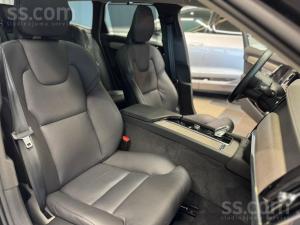 Black Volvo V90 2021 in Riga, with an engine capacity of 2.00 L and mileage of 107 thousand km for 26990 €, photo 16 on AUTOMOTO.COM.LV