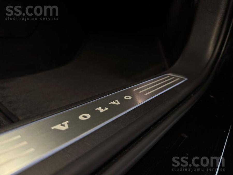Black Volvo V90 2021 in Riga, with an engine capacity of 2.00 L and mileage of 107 thousand km for 26990 €, photo 23 on AUTOMOTO.COM.LV