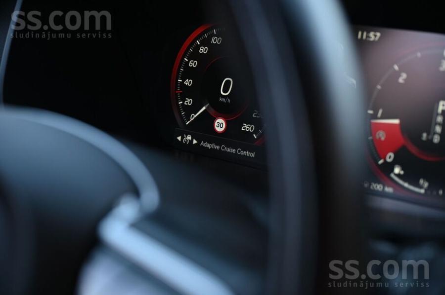 Melns Volvo V90 2021 Jelgava, ar dzinēja tilpumu 2.00 L un nobraukumu 166 tūkst. km par 20499 €, foto 19 vietnē AUTOMOTO.COM.LV