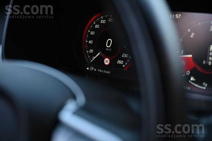 Melns Volvo V90 2021 Jelgava, ar dzinēja tilpumu 2.00 L un nobraukumu 166 tūkst. km par 20499 €, foto 20 vietnē AUTOMOTO.COM.LV