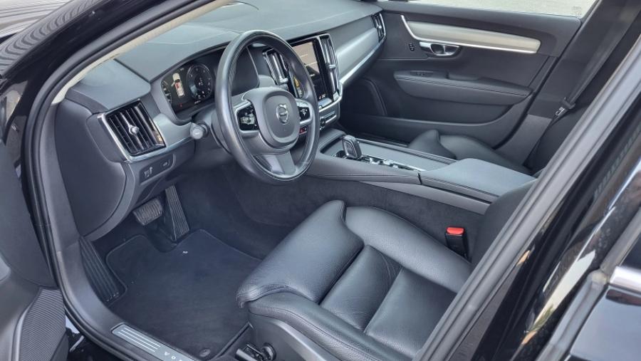 Melns Volvo V90 2021 Rīga, ar dzinēja tilpumu 2.00 L un nobraukumu 63 tūkst. km par 28000 €, foto 7 vietnē AUTOMOTO.COM.LV
