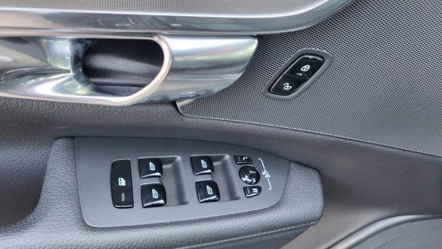 Melns Volvo V90 2021 Rīga, ar dzinēja tilpumu 2.00 L un nobraukumu 63 tūkst. km par 28000 €, foto 12 vietnē AUTOMOTO.COM.LV