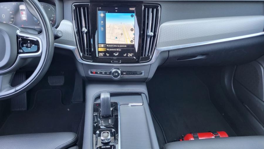 Melns Volvo V90 2021 Rīga, ar dzinēja tilpumu 2.00 L un nobraukumu 63 tūkst. km par 28000 €, foto 14 vietnē AUTOMOTO.COM.LV