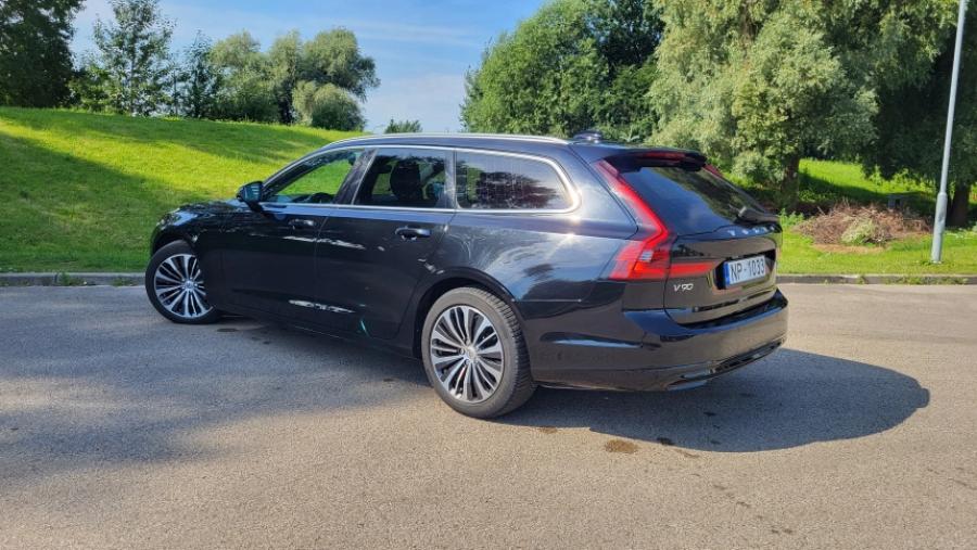 Melns Volvo V90 2021 Rīga, ar dzinēja tilpumu 2.00 L un nobraukumu 63 tūkst. km par 28000 €, foto 18 vietnē AUTOMOTO.COM.LV