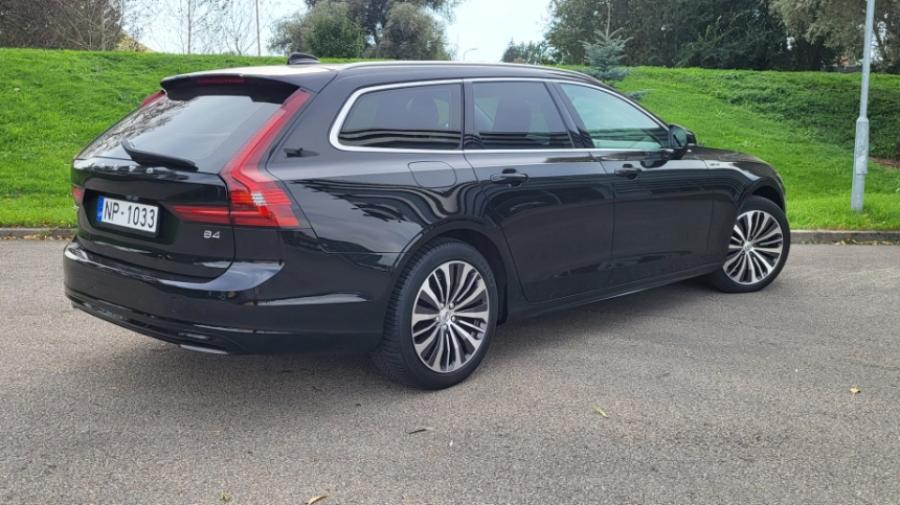 Melns Volvo V90 2021 Rīga, ar dzinēja tilpumu 2.00 L un nobraukumu 63 tūkst. km par 28000 €, foto 21 vietnē AUTOMOTO.COM.LV