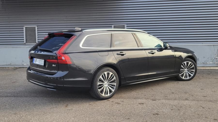 Melns Volvo V90 2021 Rīga, ar dzinēja tilpumu 2.00 L un nobraukumu 63 tūkst. km par 28000 €, foto 28 vietnē AUTOMOTO.COM.LV