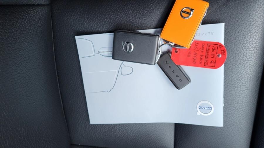 Melns Volvo V90 2021 Rīga, ar dzinēja tilpumu 2.00 L un nobraukumu 63 tūkst. km par 28000 €, foto 29 vietnē AUTOMOTO.COM.LV