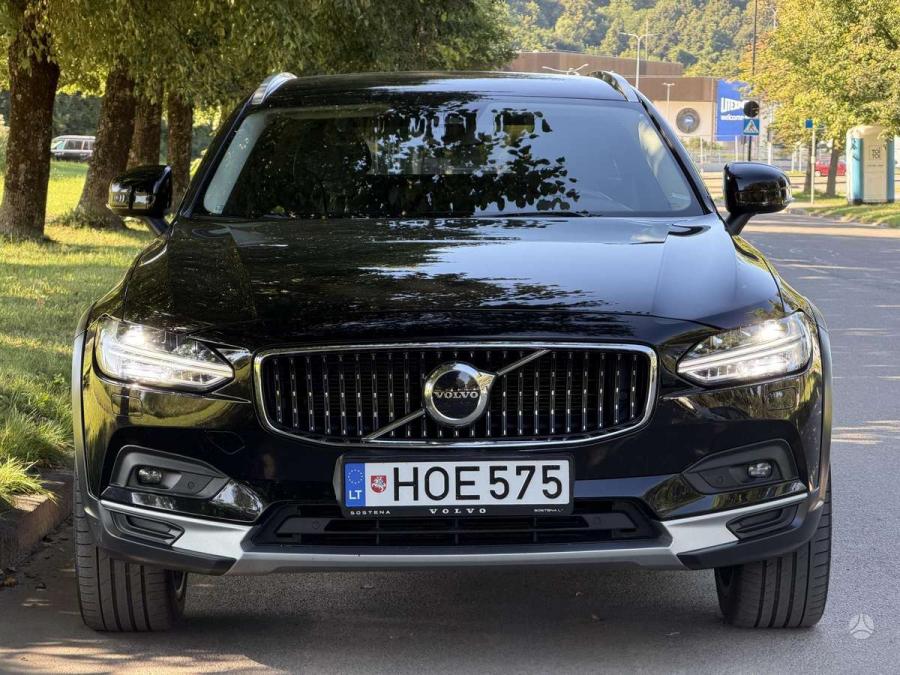 Melns Volvo V90 2021 Viļņa, ar dzinēja tilpumu 1.97 L un nobraukumu 117 tūkst. km par 27500 €, foto 4 vietnē AUTOMOTO.COM.LV
