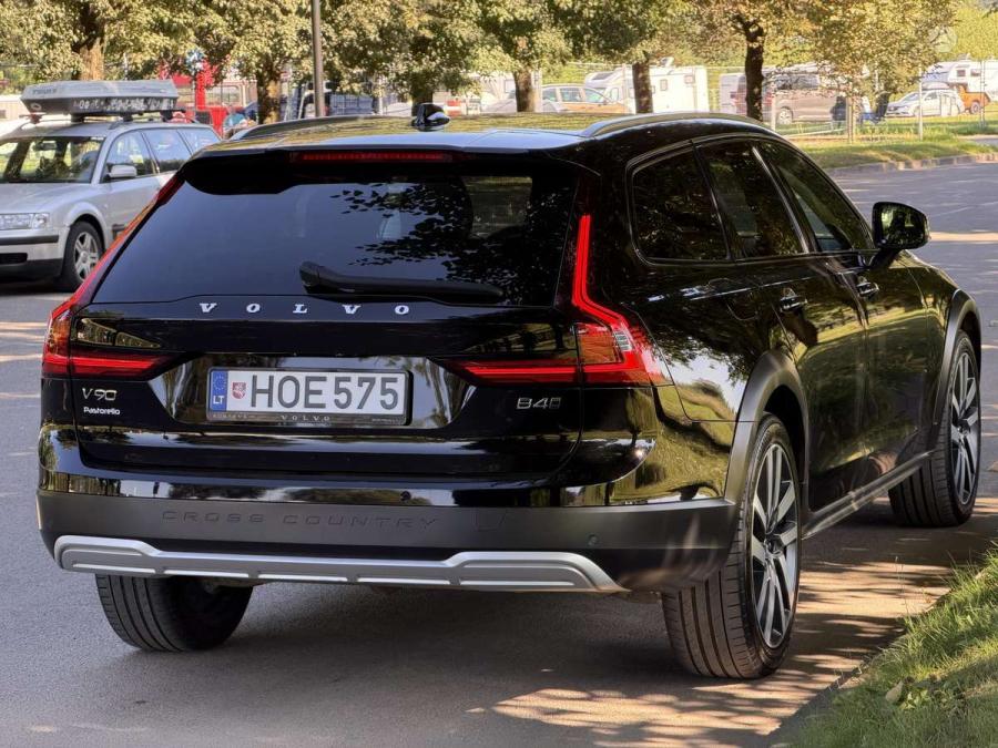 Melns Volvo V90 2021 Viļņa, ar dzinēja tilpumu 1.97 L un nobraukumu 117 tūkst. km par 27500 €, foto 9 vietnē AUTOMOTO.COM.LV