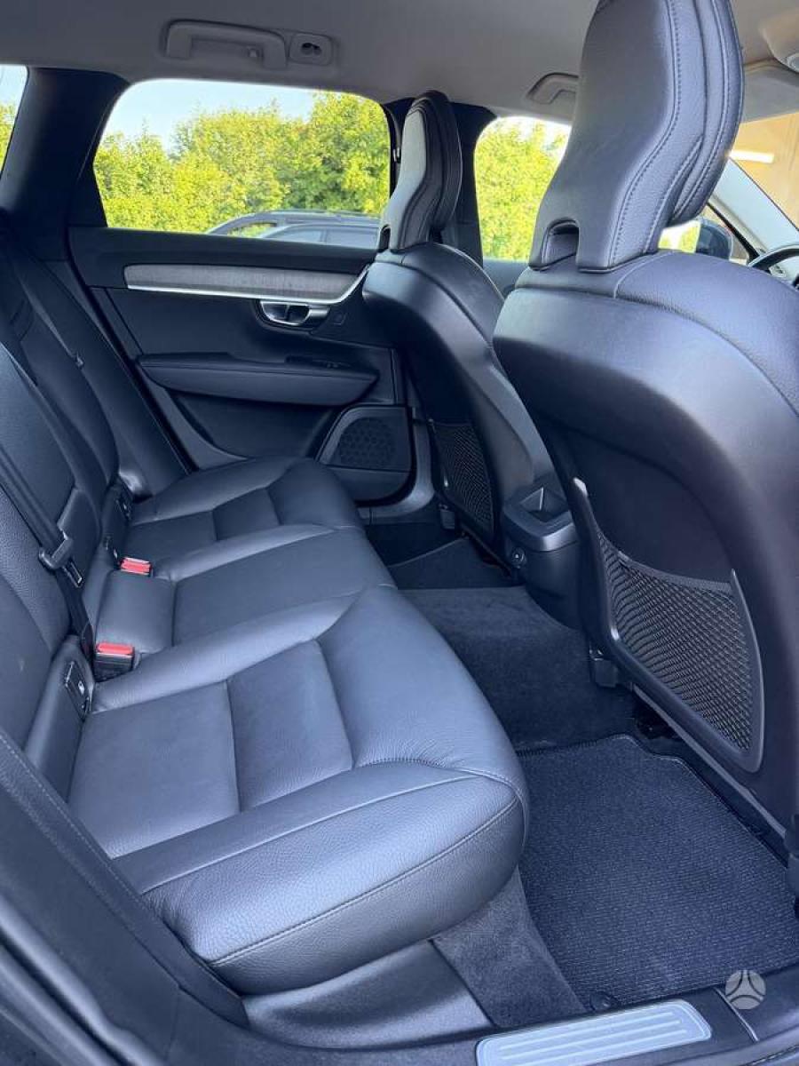 Melns Volvo V90 2021 Viļņa, ar dzinēja tilpumu 1.97 L un nobraukumu 117 tūkst. km par 27500 €, foto 27 vietnē AUTOMOTO.COM.LV