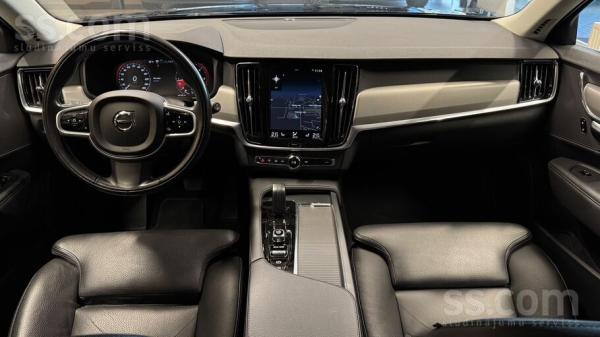 Black Volvo V90 2021 in Riga, with an engine capacity of 2.00 L and mileage of 70 thousand km for 25490 €, photo 10 on AUTOMOTO.COM.LV