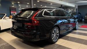 Melns Volvo V90 2021 Rīga, ar dzinēja tilpumu 2.00 L un nobraukumu 70 tūkst. km par 25490 €, foto  vietnē AUTOMOTO.COM.LV