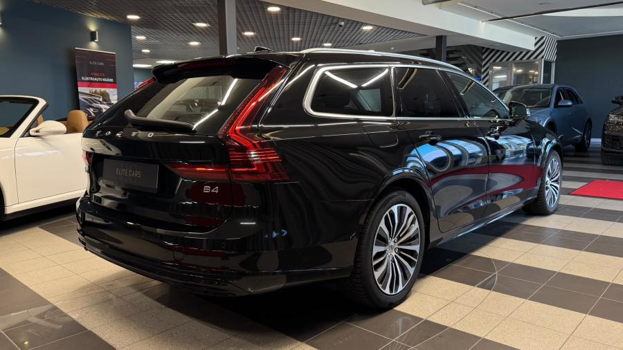 Melns Volvo V90 2021 Rīga, ar dzinēja tilpumu 2.00 L un nobraukumu 70 tūkst. km par 25490 €, foto 1 vietnē AUTOMOTO.COM.LV