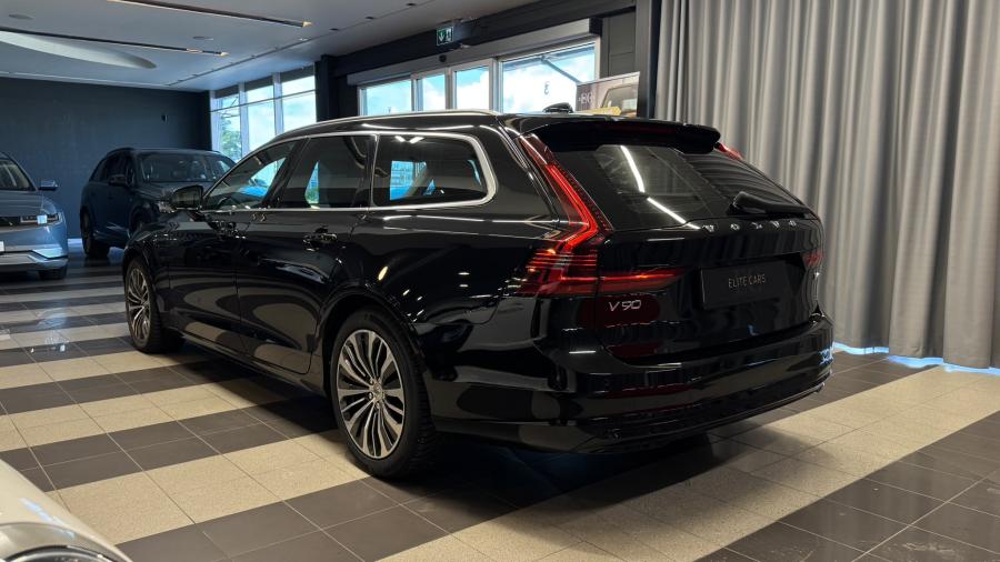 Melns Volvo V90 2021 Rīga, ar dzinēja tilpumu 2.00 L un nobraukumu 70 tūkst. km par 25490 €, foto 6 vietnē AUTOMOTO.COM.LV