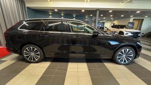 Melns Volvo V90 2021 Rīga, ar dzinēja tilpumu 2.00 L un nobraukumu 70 tūkst. km par 25490 €, foto 7 vietnē AUTOMOTO.COM.LV
