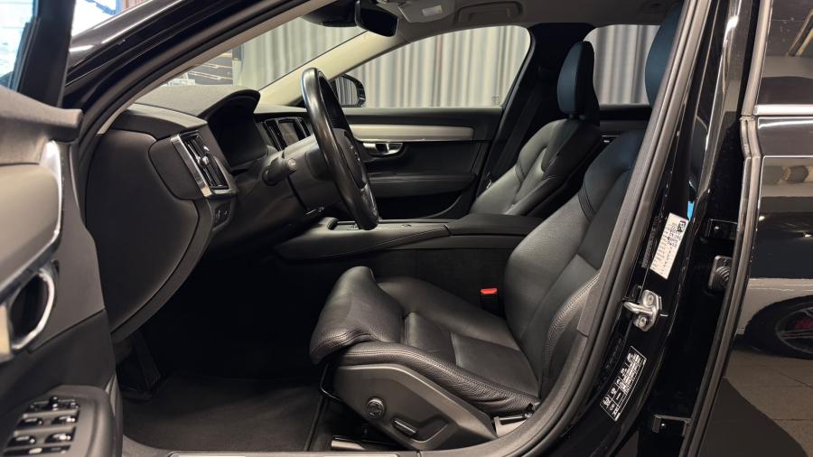 Melns Volvo V90 2021 Rīga, ar dzinēja tilpumu 2.00 L un nobraukumu 70 tūkst. km par 25490 €, foto 8 vietnē AUTOMOTO.COM.LV