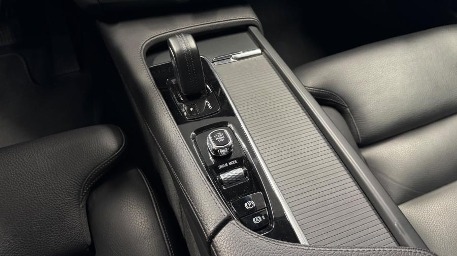 Melns Volvo V90 2021 Rīga, ar dzinēja tilpumu 2.00 L un nobraukumu 70 tūkst. km par 25490 €, foto 17 vietnē AUTOMOTO.COM.LV