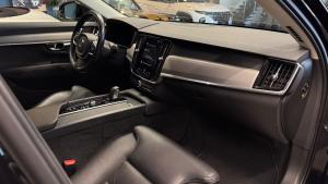 Melns Volvo V90 2021 Rīga, ar dzinēja tilpumu 2.00 L un nobraukumu 70 tūkst. km par 25490 €, foto 18 vietnē AUTOMOTO.COM.LV