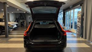 Melns Volvo V90 2021 Rīga, ar dzinēja tilpumu 2.00 L un nobraukumu 70 tūkst. km par 25490 €, foto 22 vietnē AUTOMOTO.COM.LV