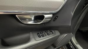Melns Volvo V90 2021 Rīga, ar dzinēja tilpumu 2.00 L un nobraukumu 70 tūkst. km par 25490 €, foto 23 vietnē AUTOMOTO.COM.LV