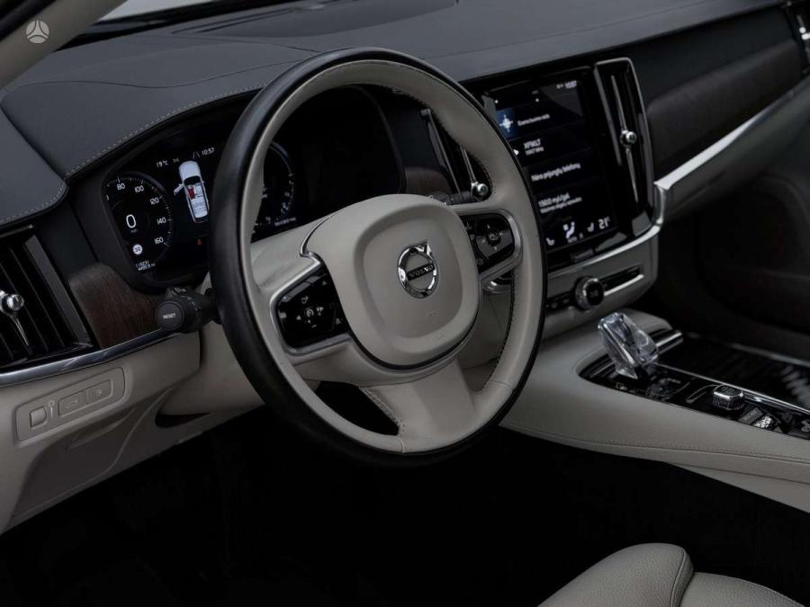 Melns Volvo V90 2021 Viļņa, ar dzinēja tilpumu 1.97 L un nobraukumu 177 tūkst. km par 25990 €, foto 10 vietnē AUTOMOTO.COM.LV