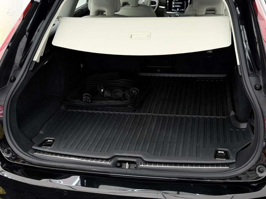 Melns Volvo V90 2021 Viļņa, ar dzinēja tilpumu 1.97 L un nobraukumu 177 tūkst. km par 25990 €, foto 13 vietnē AUTOMOTO.COM.LV