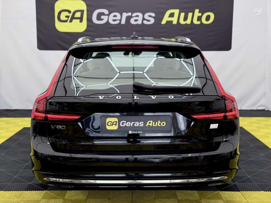Black Volvo V90 2021 in Vilnius, with an engine capacity of 1.97 L and mileage of 177 thousand km for 25990 €, photo 10 on AUTOMOTO.COM.LV