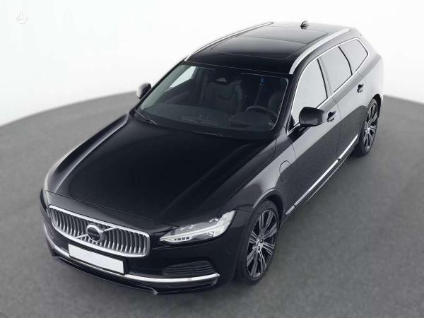 Black Volvo V90 2022 in Vilnius, with an engine capacity of 1.97 L and mileage of 81 thousand km for 51400 €, photo 5 on AUTOMOTO.COM.LV